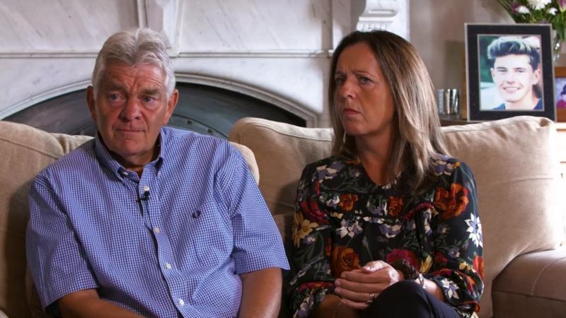 Magaluf death: Parents 'devastated' by lack of UK support - BBC News