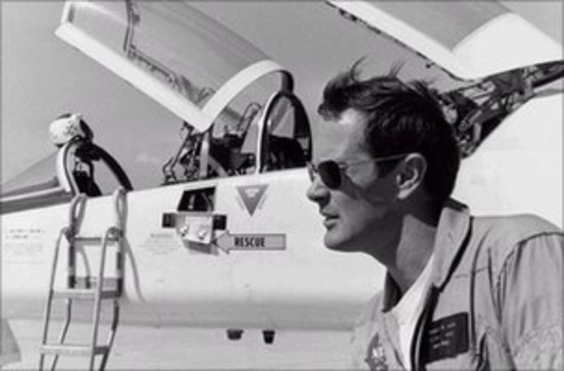 Charles Duke recalls driving on the Moon - BBC News