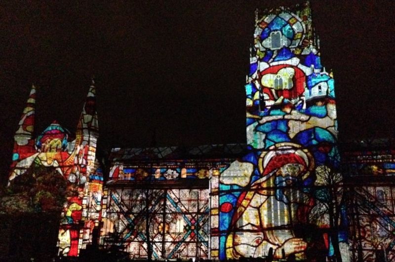 Durham's Lumiere festival attracts 200,000 to city - BBC News