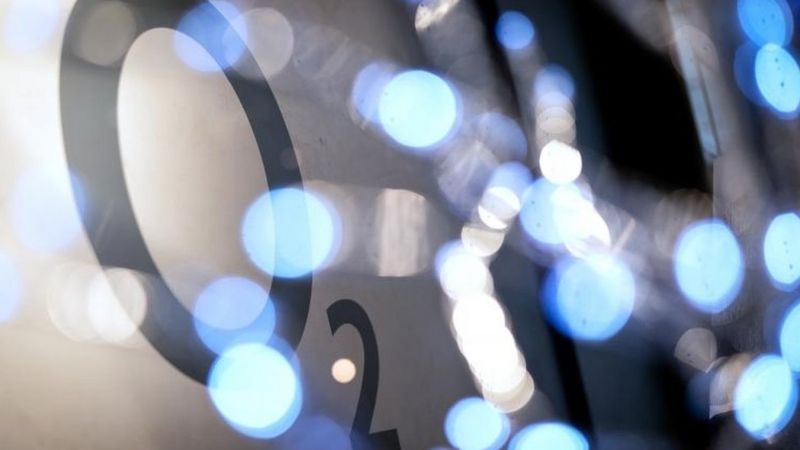 O2 disruption: Operator offers compensation over outage - BBC News