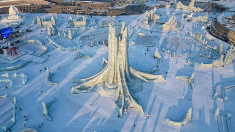 Harbin Ice Festival: See the amazing ice kingdom in China - BBC Newsround