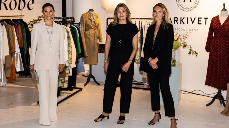 Sustainable fashion: From the red carpet to our wardrobes? - BBC News