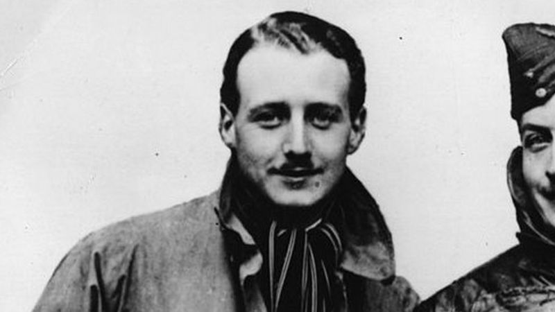 Leefe Robinson: The man who shot down a Baby Killer - BBC News