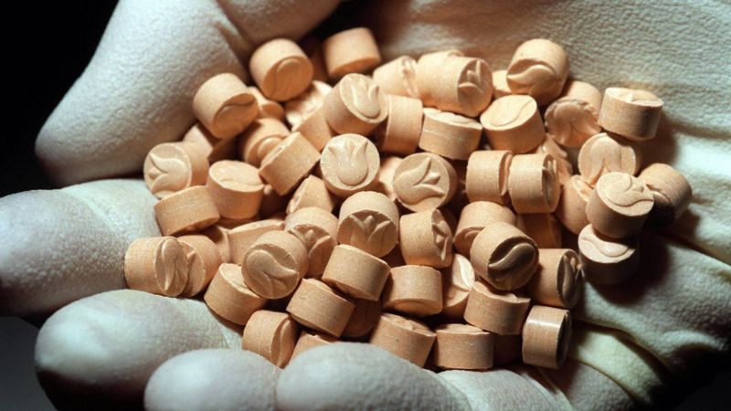 'Donald Trump-shaped' ecstasy pills seized by German police - BBC News