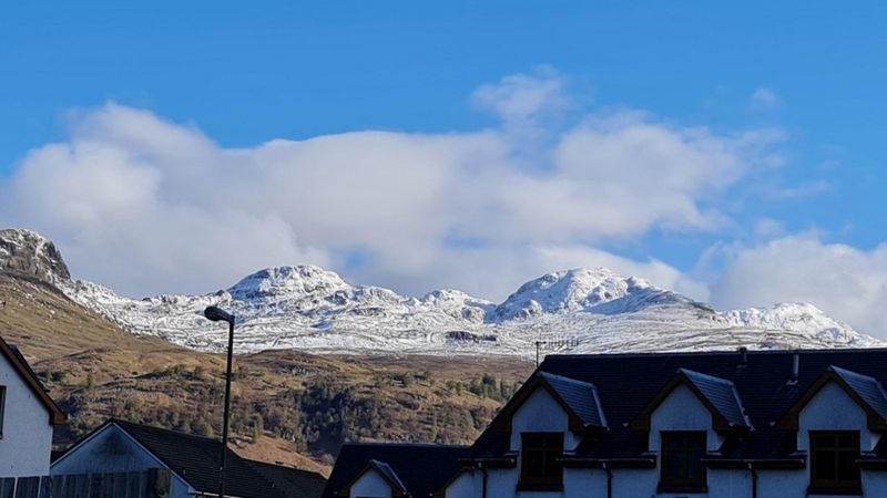 In pictures: Snowy scenes in Scotland - BBC News