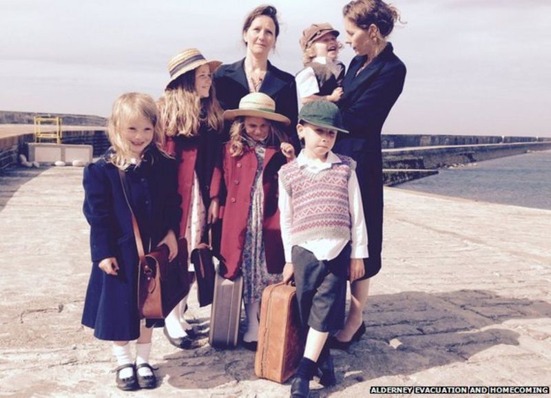 Alderney remembers 75th anniversary of evacuation - BBC News