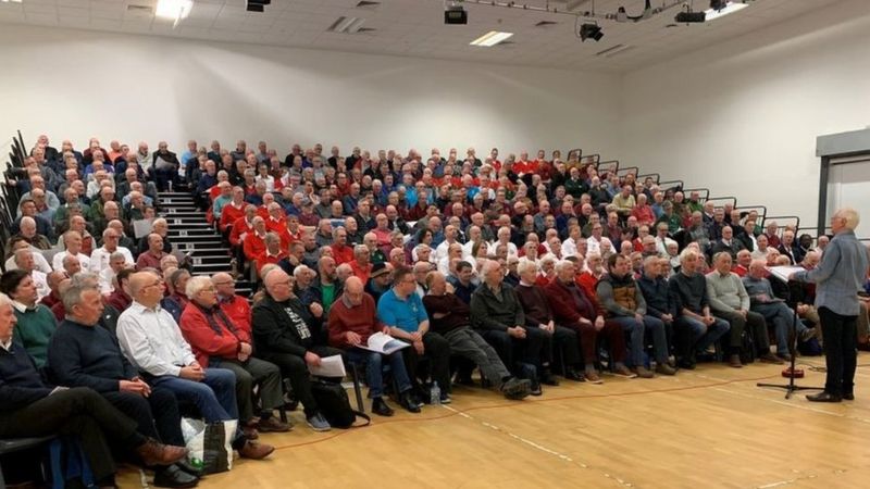 Gŵyl gorawl: Ceisio rhoi hwb i gorau meibion - BBC Cymru Fyw