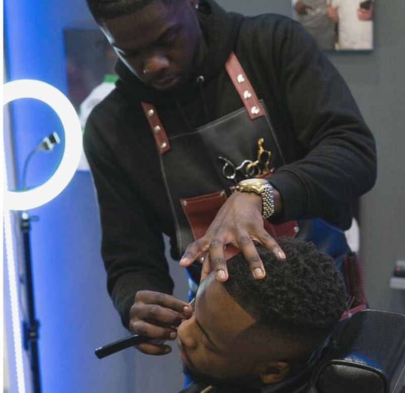 Celebrity barber can thank brothers for his success - BBC News