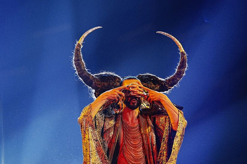 In pictures: Eurovision performances fire up fans - BBC News