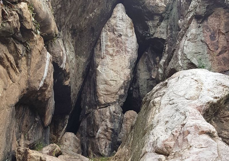 Uganda's Kanungu cult massacre that killed 700 followers - BBC News