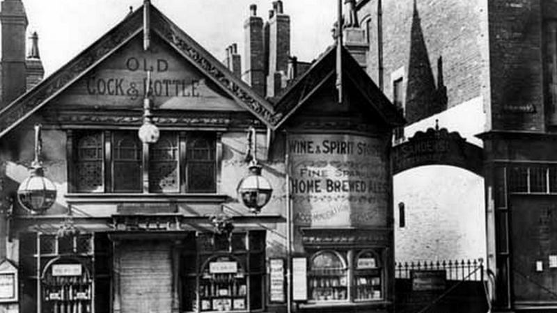 Leeds: City's forgotten buildings captured and preserved - BBC News