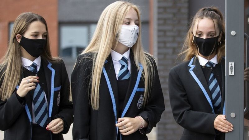 Tens of thousands of Scottish pupils absent from school - BBC News