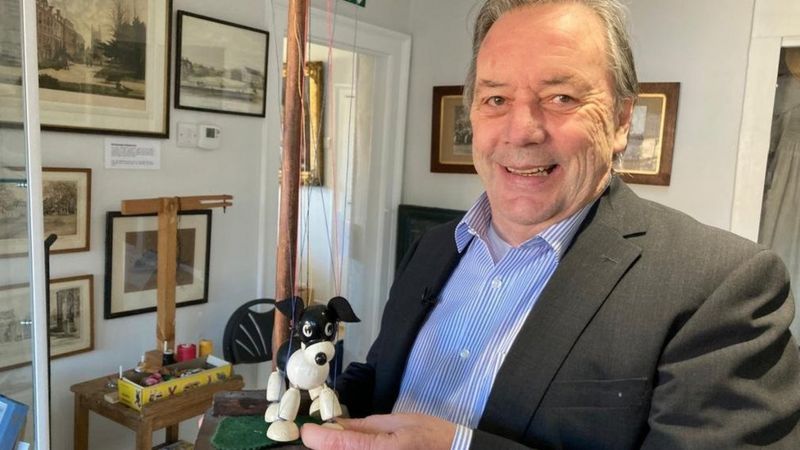 Wiltshire toy company Pelham Puppets remembered - BBC News