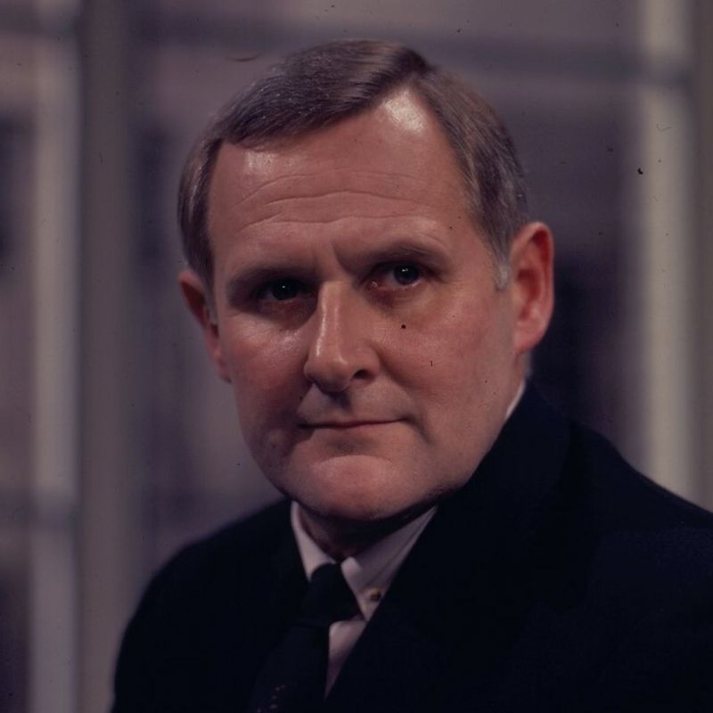 Obituary: Peter Vaughan - BBC News
