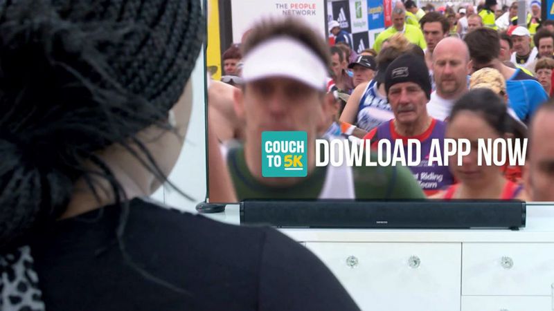 'Bionic' woman Claire Lomas completes Great North Run - BBC News