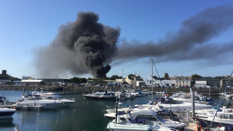 Huge fire at Guernsey Recycling site was 'avoidable' - BBC News