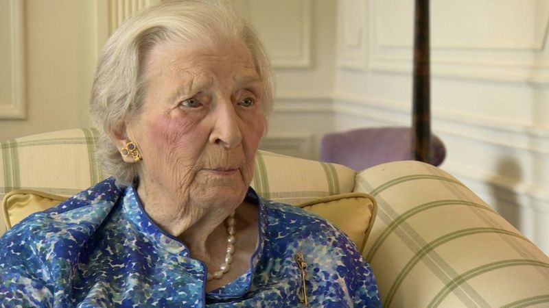 Unseen images of code breaking computer that helped win WW2 - BBC News