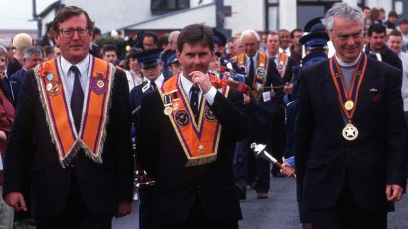 Drumcree: The Garvaghy Road dispute 25 years on - BBC News