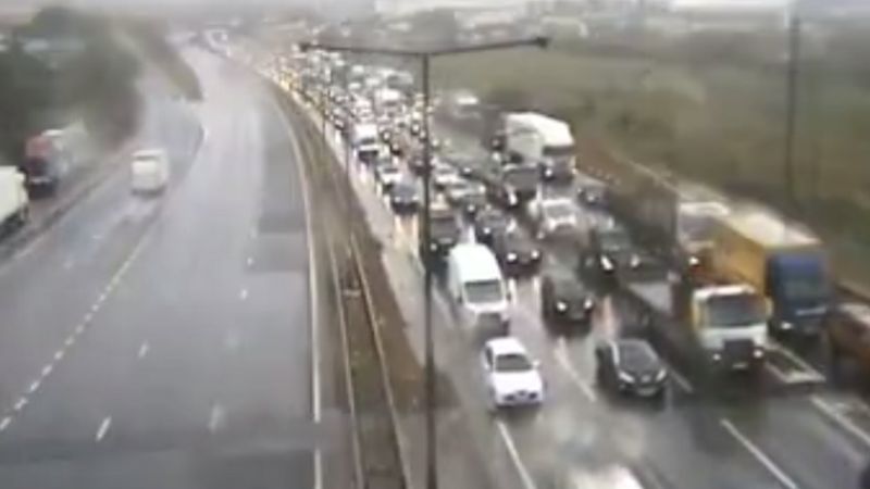 A13 crash: Driver dies after lorry overturns - BBC News