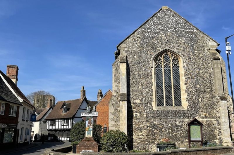 Historic England makes £400K grant for Wymondham's medieval 'gem' - BBC ...