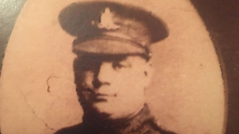 The eight brothers who fought in World War One - BBC News