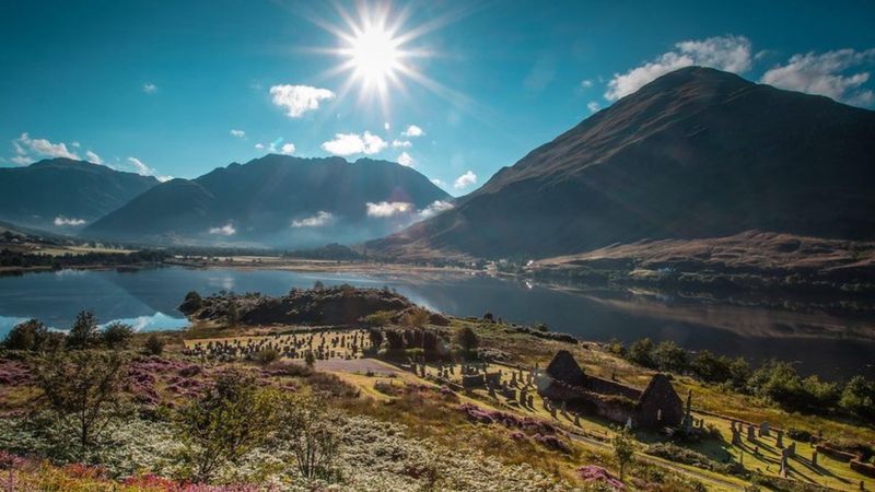 Stuart MacRae: The Highland chief who played for England - BBC News