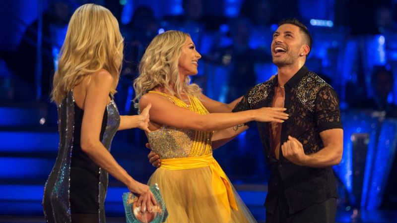 Strictly Come Dancing: Celebrities paired with professionals - BBC News