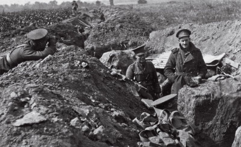 Rare photos show life in Maryhill Barracks during WW1 - BBC News