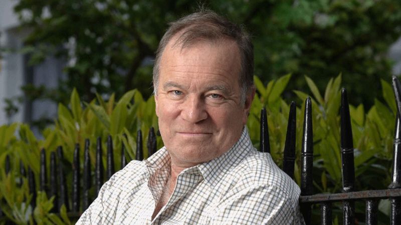 Nicky Henson: Stage and screen actor dies at 74 - BBC News