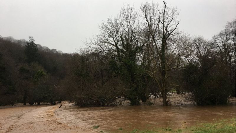 North Devon flooding: Homes evacuated after landslides hit - BBC News