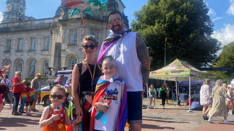 In Pictures: Pride Cymru turns streets of Cardiff rainbow - BBC News