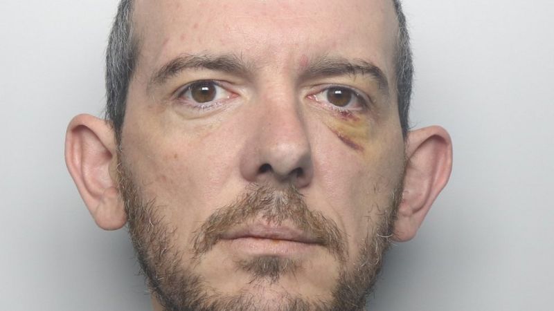 Drug dealing father and son jailed for selling cocaine from farm - BBC News