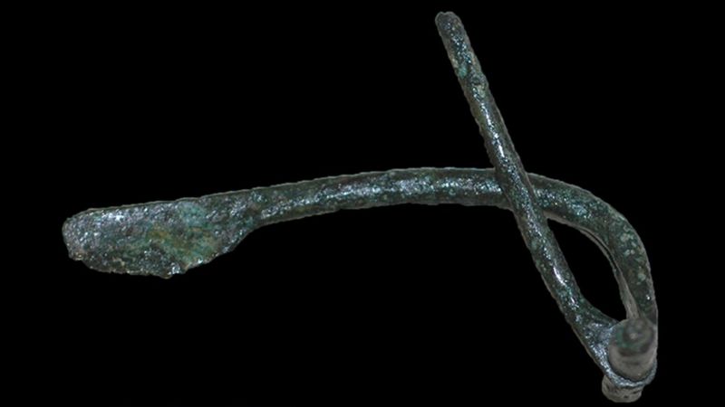 Artefacts unearthed in Dunragit A75 road work go online - BBC News