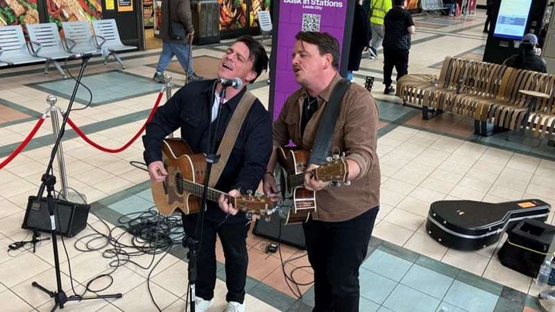 Leeds railway station set to host busker performances - BBC News