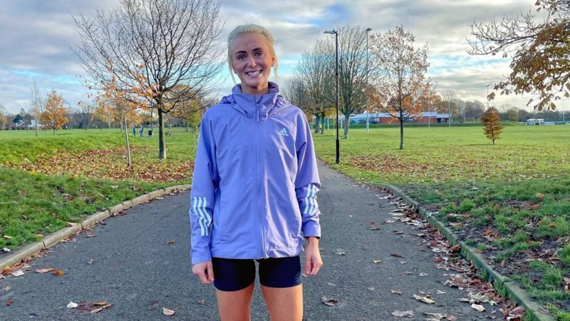 Samantha Harrison: Athlete breaks female Parkrun record - BBC News