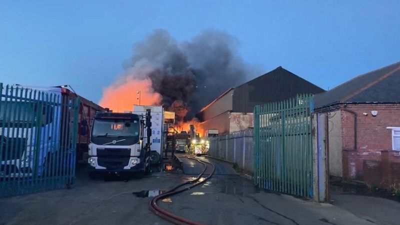 Darlington fire: Crews work 'tirelessly' to stop flames spreading - BBC ...