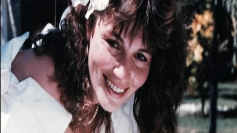 Philip McMurray to take legal action over wife Colleen's murder - BBC News