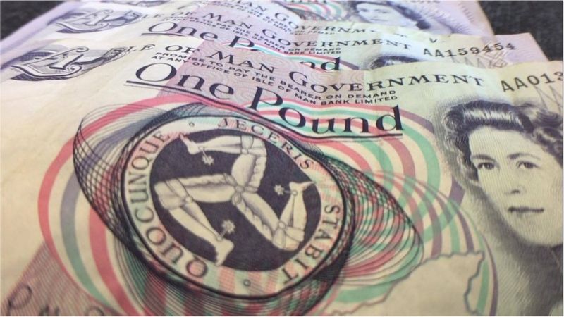 More Manx £1 notes may be issued as UK launches 12-sided coin - BBC News