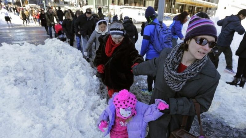 US blizzard 2016: Seventeen pictures that sum up the snowstorm - BBC News