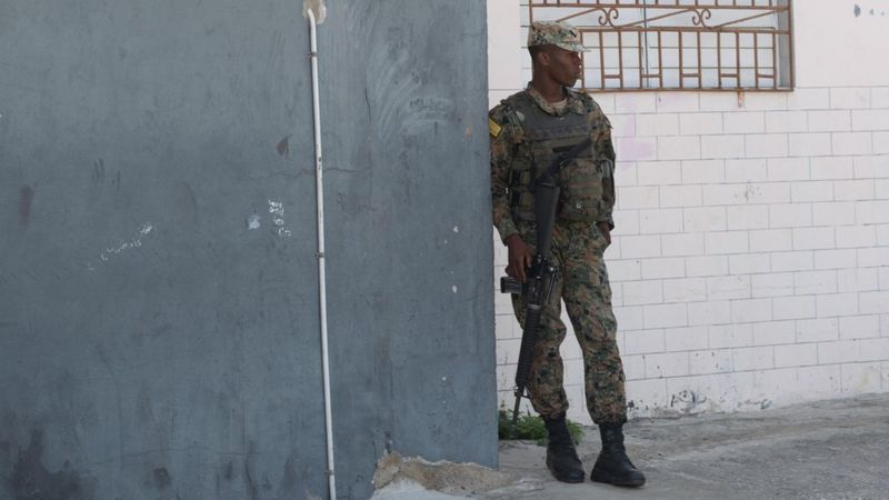 Welcome sight: Why some Jamaicans want the army to stay - BBC News