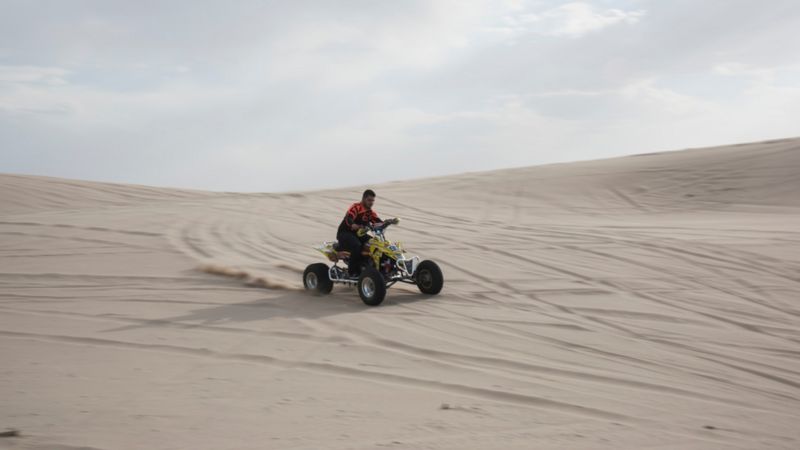 Samalayuca dunes: From no-go area to hot destination - BBC News