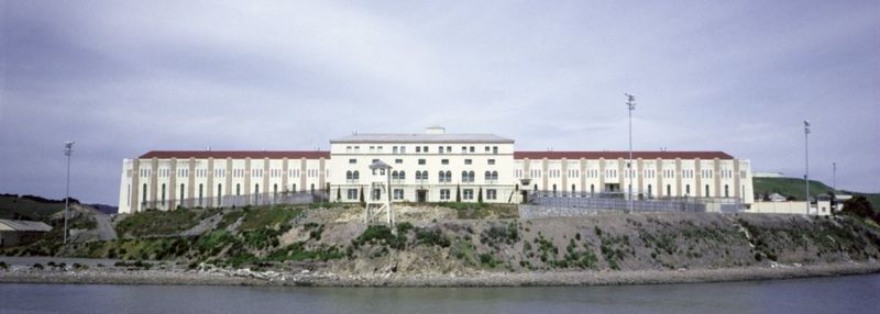 Hugo Pinell of 'San Quentin six' killed in US prison riot - BBC News