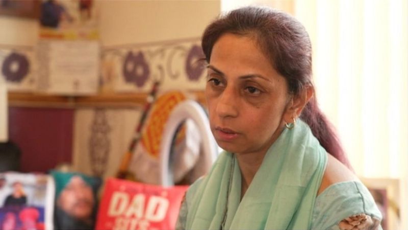 Bhangra star Balwinder Safri remembered as 'legend' - BBC News