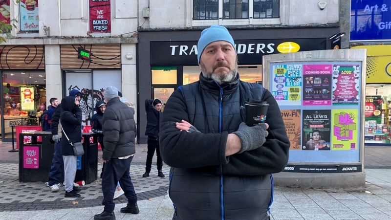 Cardiff's homeless community grieving death of friend - BBC News