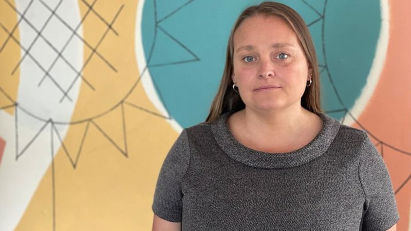 Rape victim issues warning over Oxfordshire helpline closure - BBC News