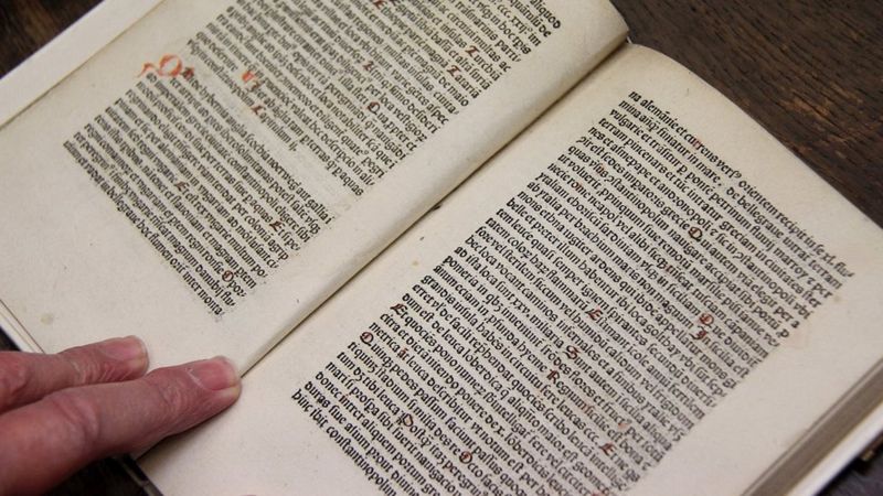 The 250-year-old subscription library thriving in a digital world - BBC ...