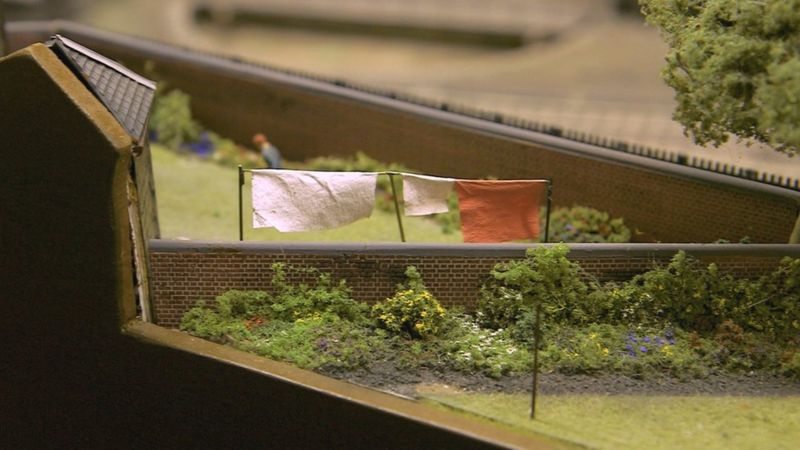 How to build the perfect model railway - BBC News