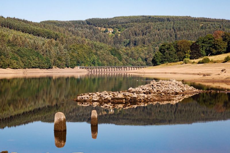 Ruins of 'lost church' exposed at Ladybower Reservoir - BBC News