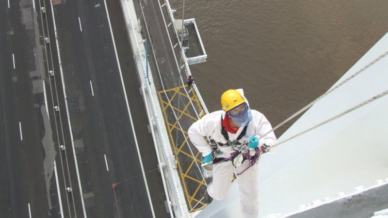 Severn Bridge tolls cut for first time - BBC News