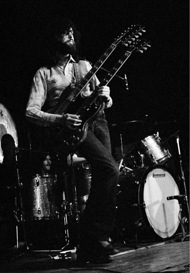 Led Zeppelin: Pictures show first concert, in 1968 - BBC News